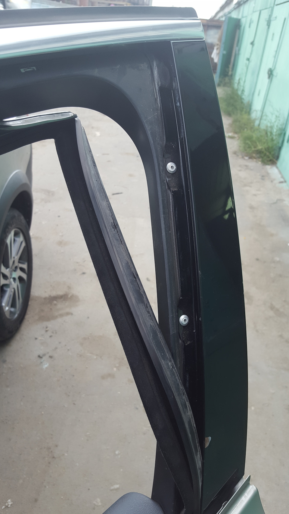 Замена дверной накладки — Volvo XC70 III, 2,4 л, 2011 года | поломка ...