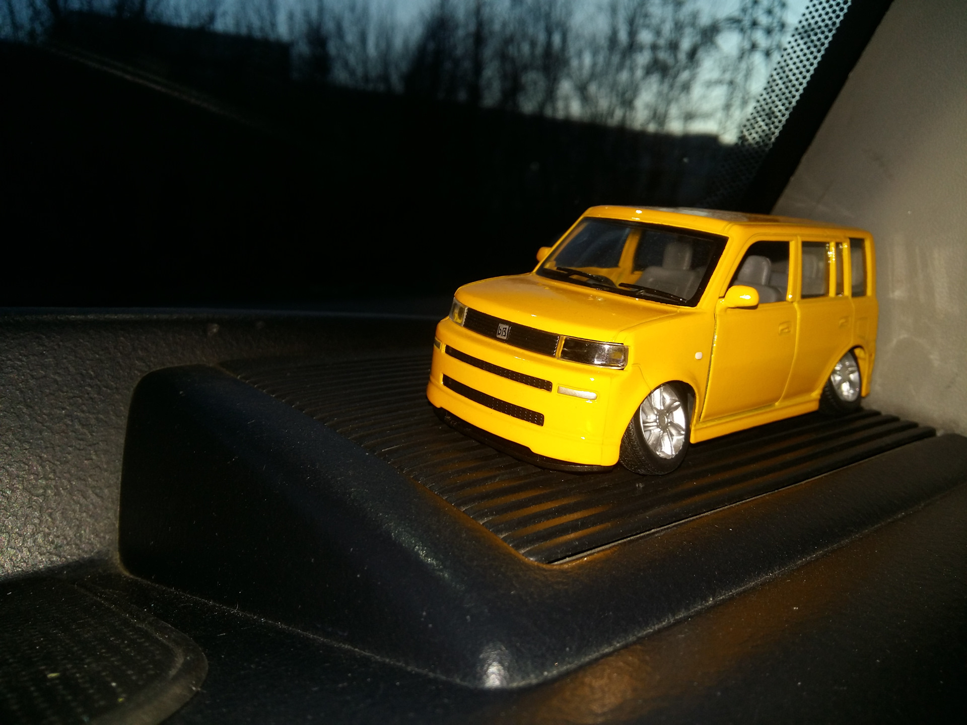 Fotoset №3 — Toyota bB (NCP30), 1,5 л, 2001 года | встреча | DRIVE2