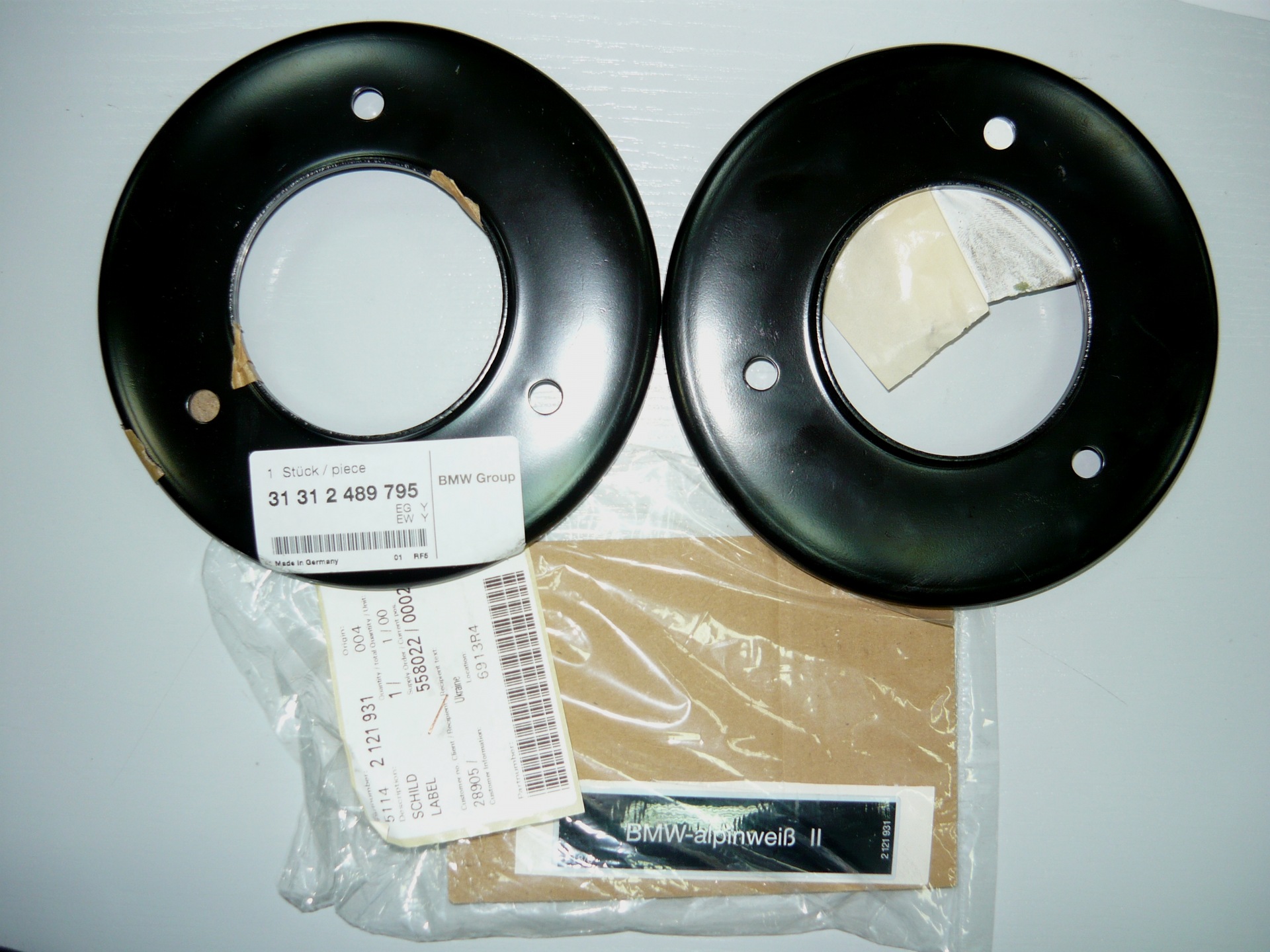 усилители передних стаканов от М3 и шильдик с цветом Alpinweiß — BMW 3 ...