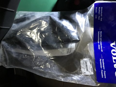 30756325 компл. брызговика Volvo | Запчасти на DRIVE2
