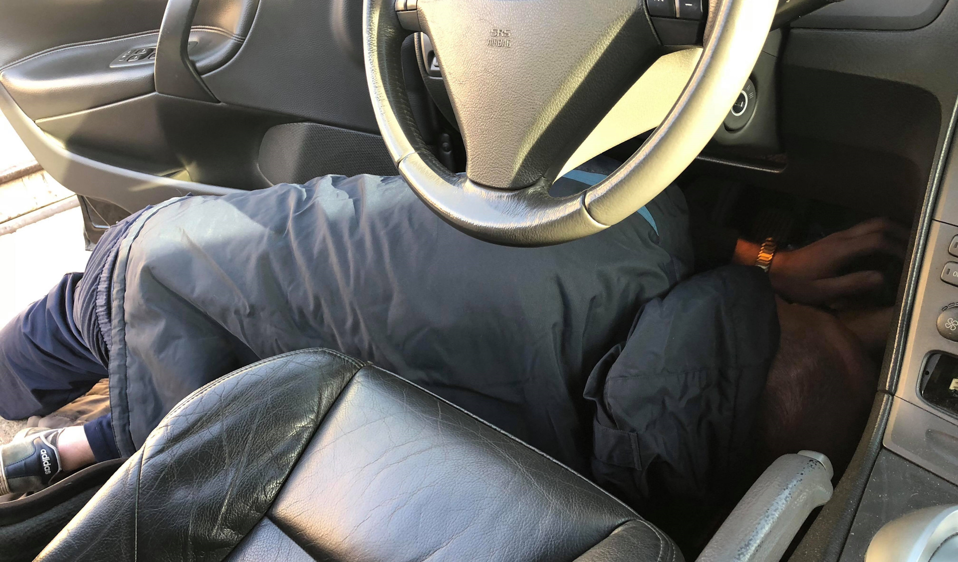 Замена уплотнительных колец радиатора печки — Volvo S60 (1G), 2,4 л ...