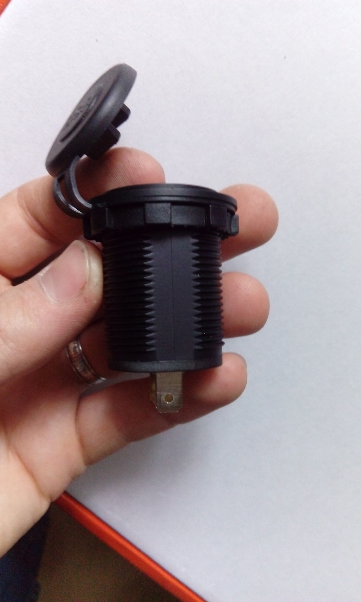 USB розетка в центральную консоль. — Chevrolet Aveo Sedan (1G), 1,4 л ...
