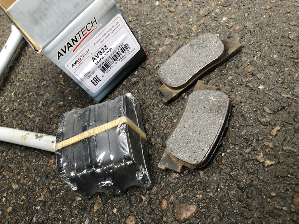 Замена задних тормозных колодок — Lexus ES (XV20), 3 л, 2000 года ...