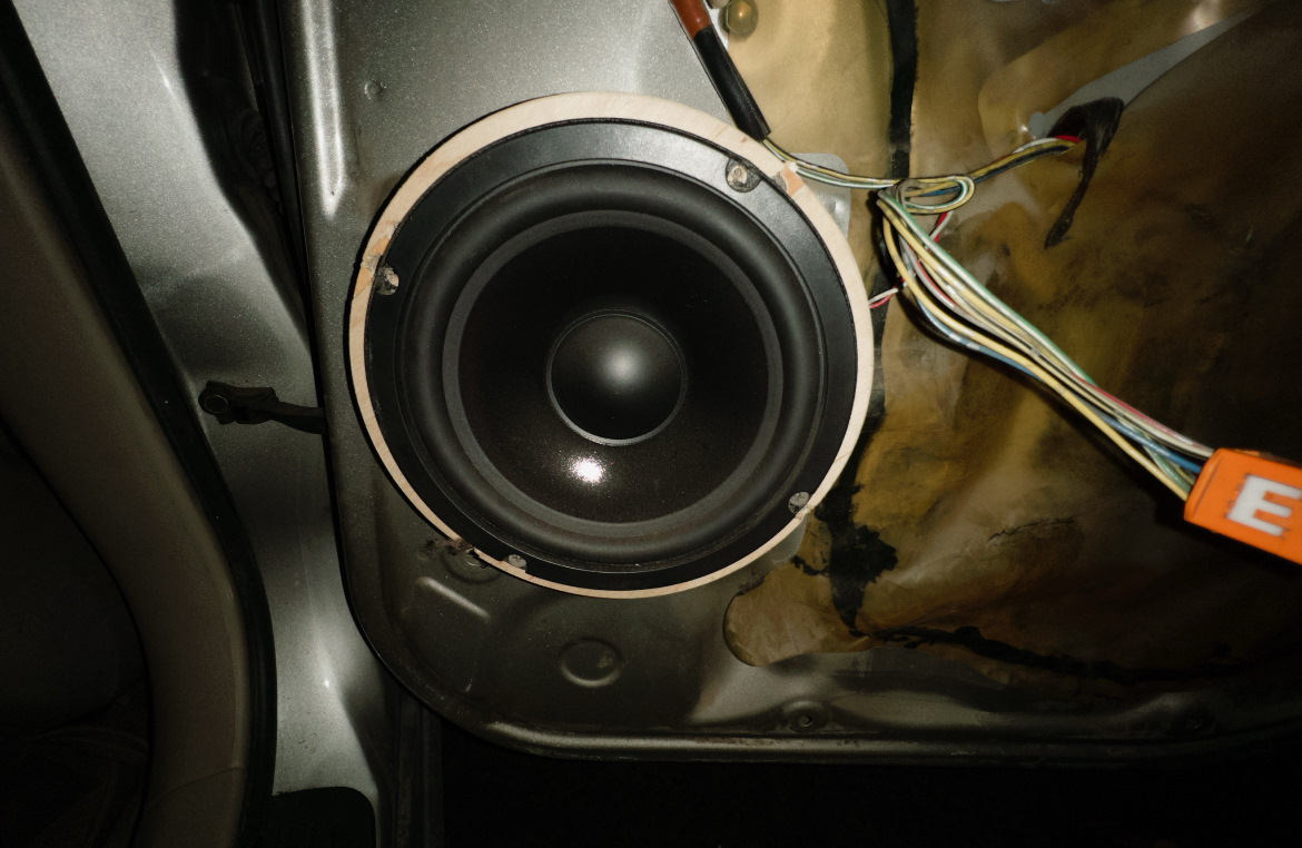 Замена Maxony MX-65SW на DL Audio Python 165 Comp — Toyota Vista (50), 2 л, 1998 года | автозвук ...