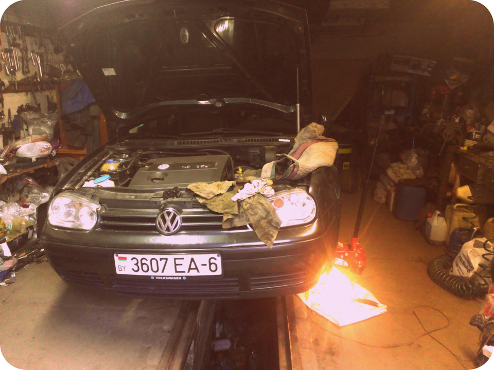 Замена элементов передней подвески. — Volkswagen Golf Mk4, 1,6 л, 2002 ...