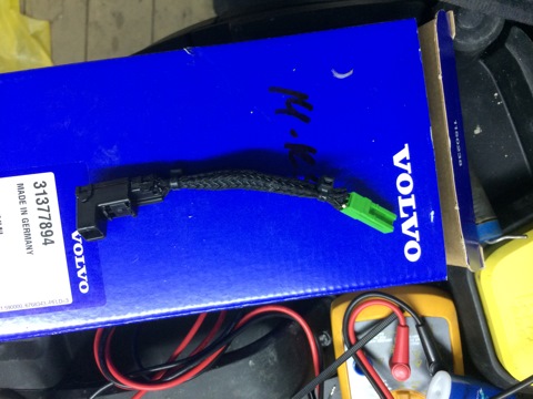 31377894 Петля капота Ниссан Volvo | Запчасти на DRIVE2