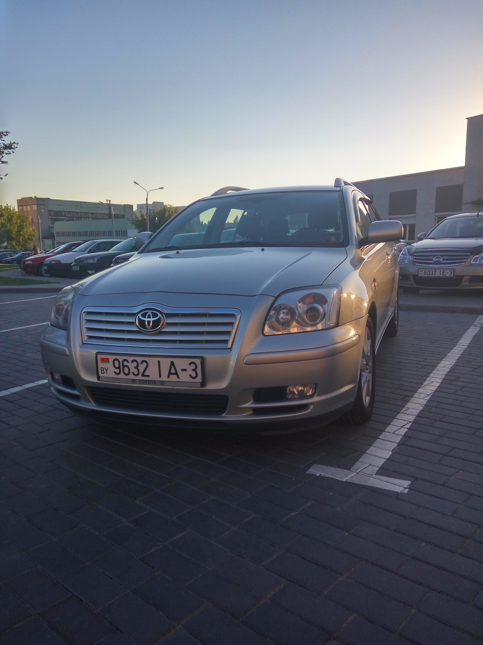 Установка топливных форсунок — Toyota Avensis II, 2 л, 2004 года ...