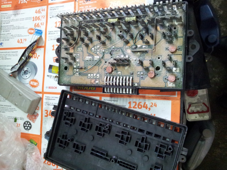 Снял и почистил блок предохранителей — Lada 21099, 1,5 л, 1997 года ...