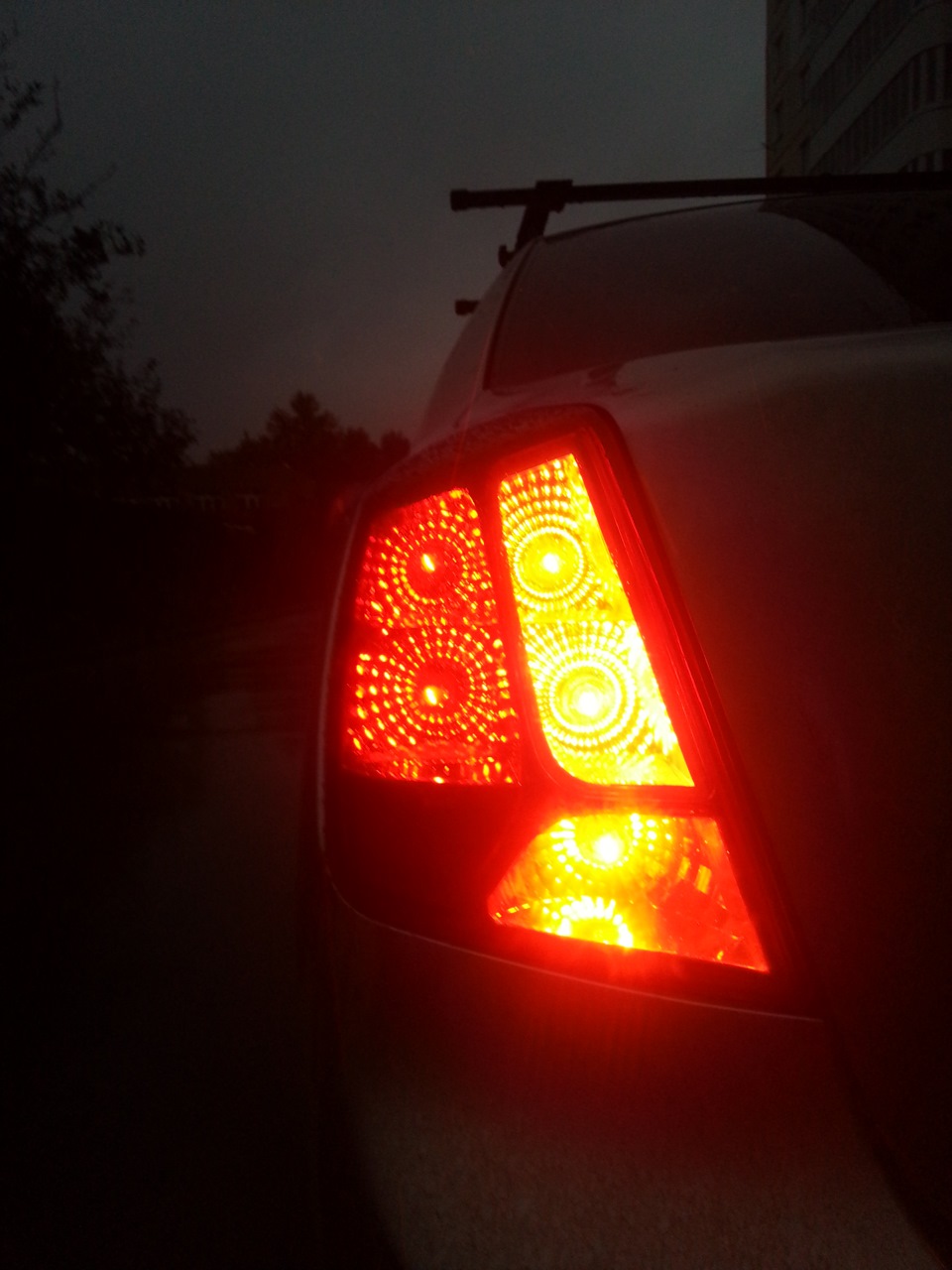 Замена фонаря и покраснение — Chevrolet Lacetti Sedan, 1,6 л, 2010 года ...