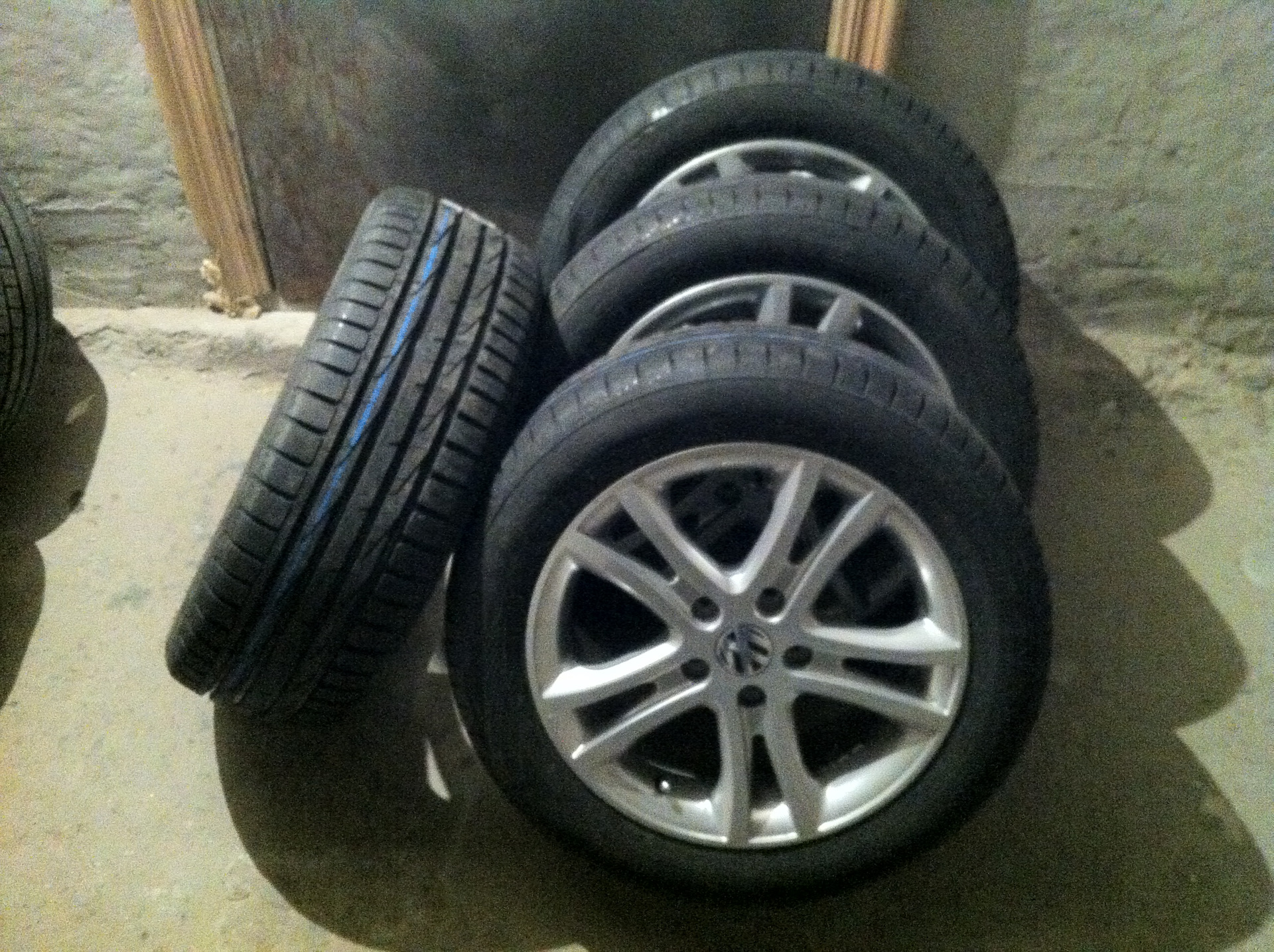 Летние тапки — Volkswagen Passat B6, 1,8 л, 2010 года | шины | DRIVE2