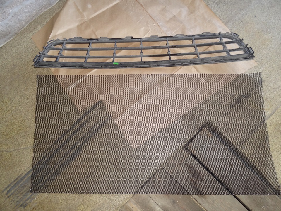 Сетка для радиатора (сверху и снизу) — Volkswagen Jetta VI, 1,4 л, 2012 ...