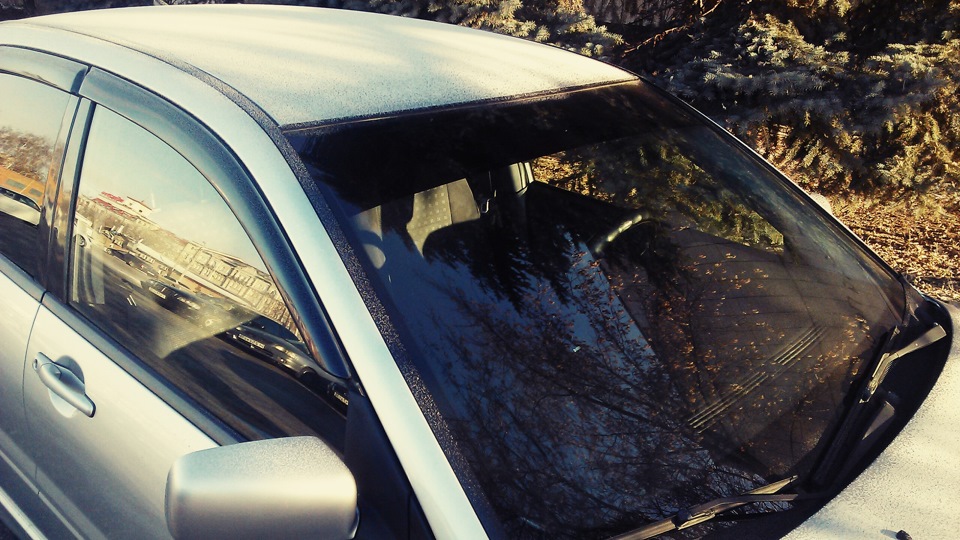 Наклеил полосу на лобовое стекло — Mitsubishi Lancer IX, 1,6 л, 2004 ...