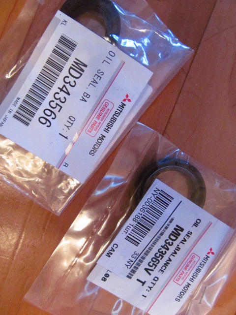 MD343566 САЛЬНИК, БАЛАНСИР.ВАЛА, ПЕРЕДН. ПРАВ. Mitsubishi | Запчасти на ...