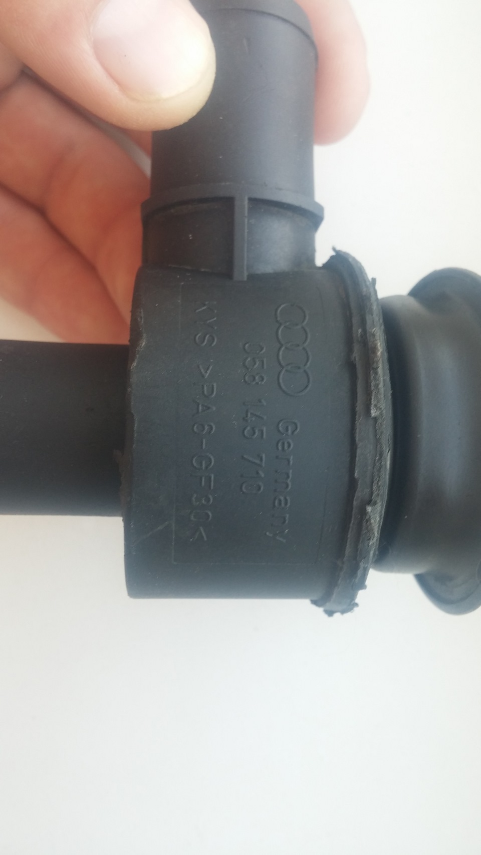 058145710 Клапан, отвода воздуха из картера VAG | Запчасти на DRIVE2