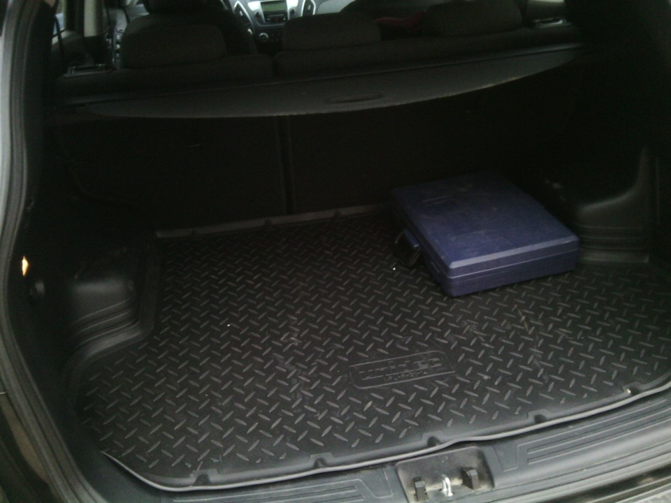 Ковер в багажник — Hyundai ix35, 2 л, 2011 года | аксессуары | DRIVE2
