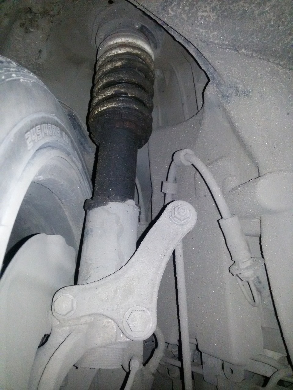 Замена передних амортизаторов — BMW 5 series (E60), 3 л, 2004 года ...