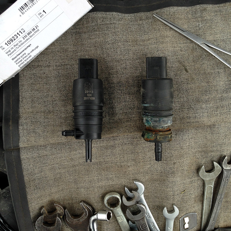 A2108690821 Насос омывателя Mercedes | Запчасти на DRIVE2