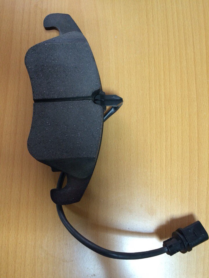 Кому нужны передние колодки 8K0698151H Для А7 дорестайл — Audi A7 ...