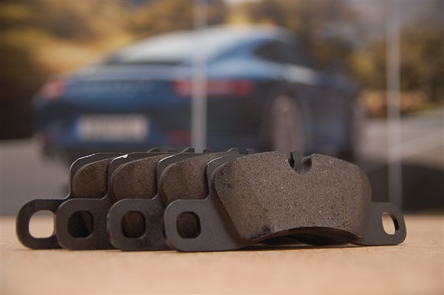 Задние тормозные колодки PDCC Ceramic | Porsche Cayenne 95835293970 ...