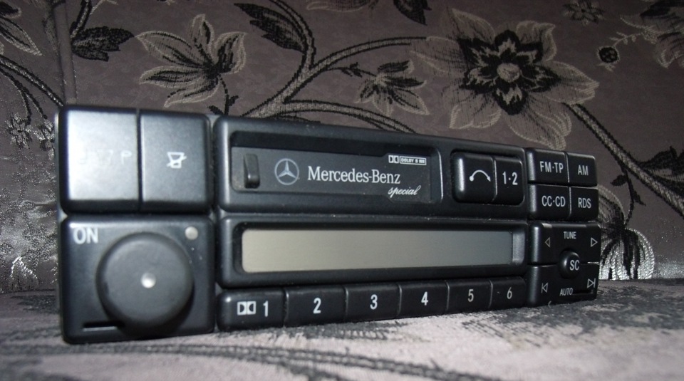 Ну вот и он Бекер 2210 . — Mercedes-Benz E-Class Coupe (C124), 3 л ...