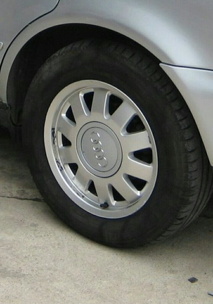 В поисках колпака литого диска — Audi A4 (B5), 1,6 л, 1998 года ...