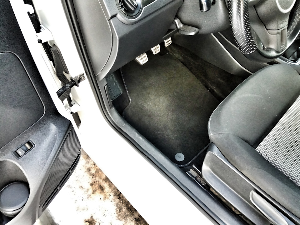 Оригинальные ворсовые ковры — Volkswagen Polo Sedan, 1,6 л, 2012 года ...