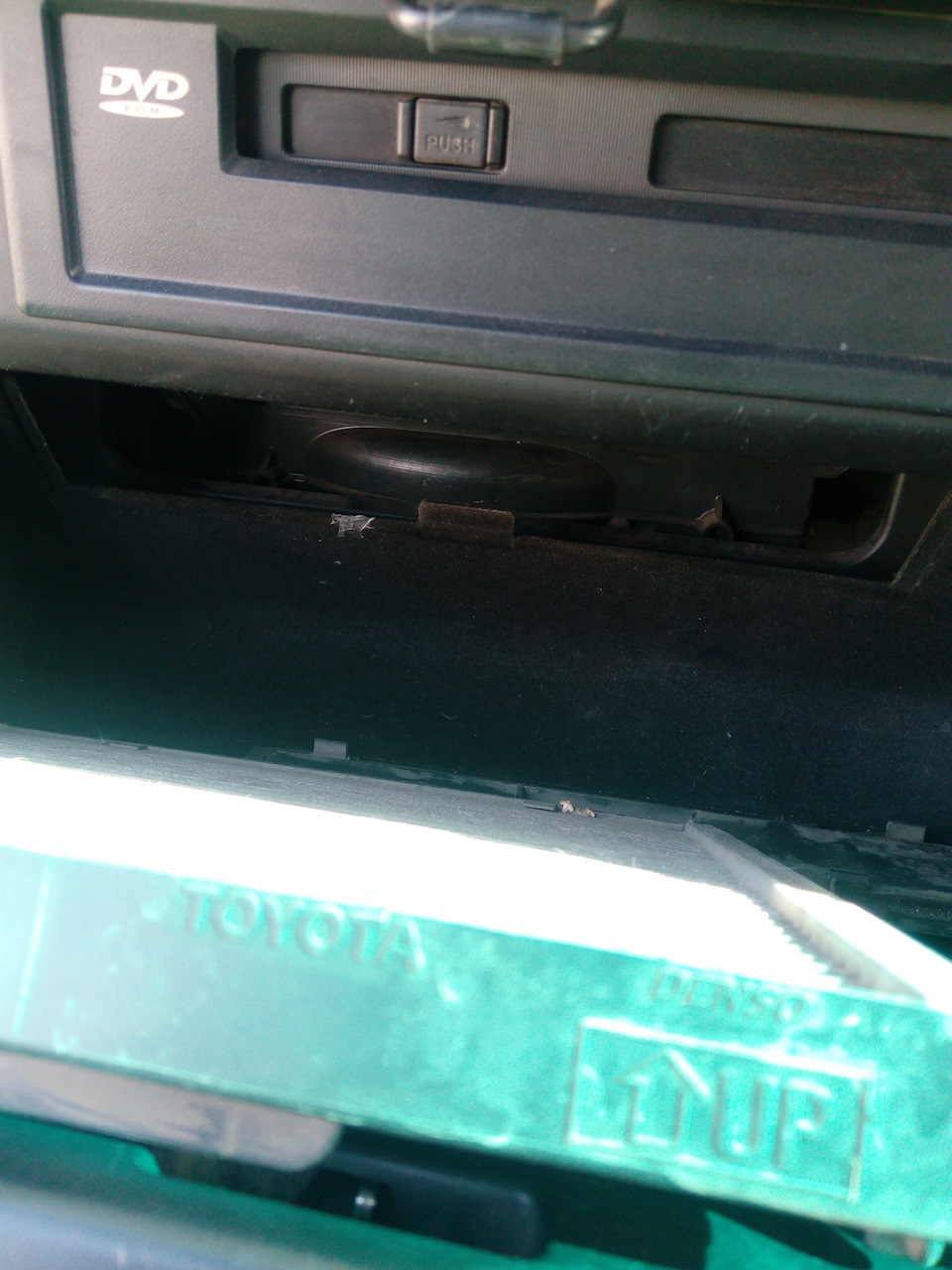 Салонный фильтр — Toyota Mark II Blit, 2 л, 2005 года | расходники | DRIVE2