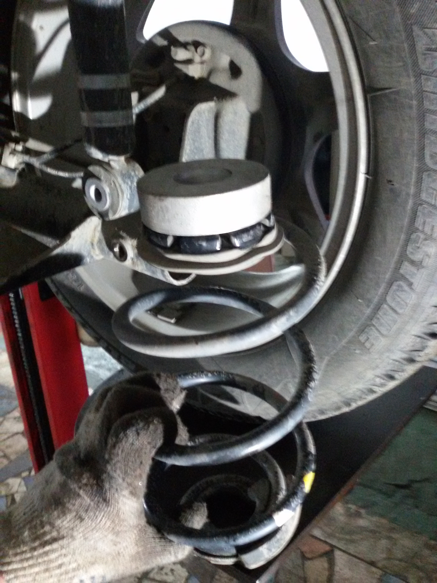 Замена опорных чашек передних стоек + проставки 1" — Nissan Note (1G ...