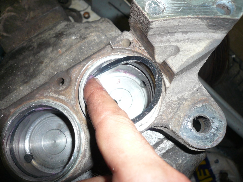 Передние тормоза : переборка суппортов — Toyota Land Cruiser 80, 4,5 л ...