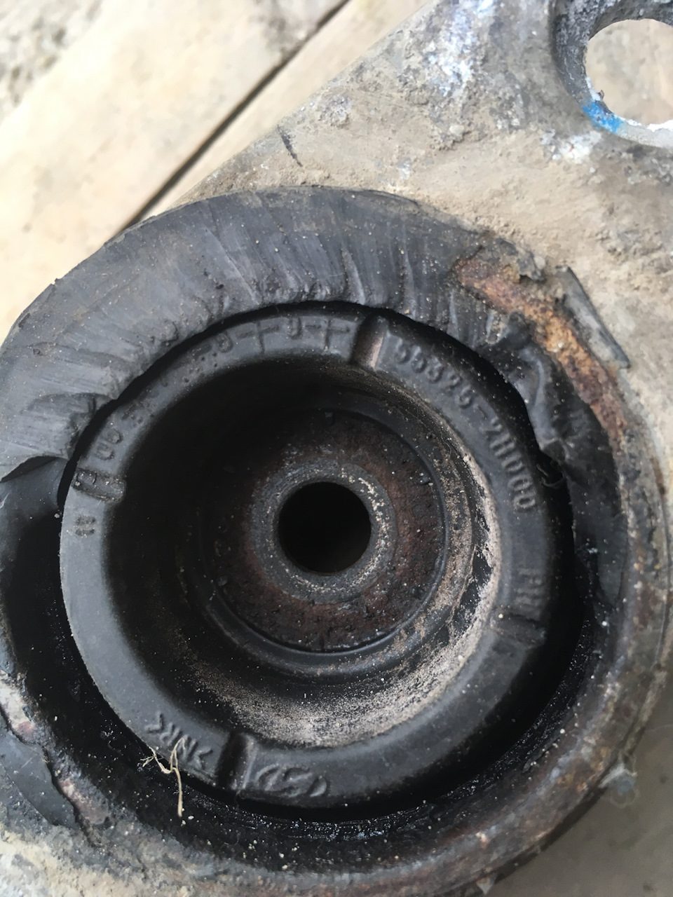 Задние опорники — Hyundai Elantra (4G), 1,6 л, 2008 года | поломка | DRIVE2