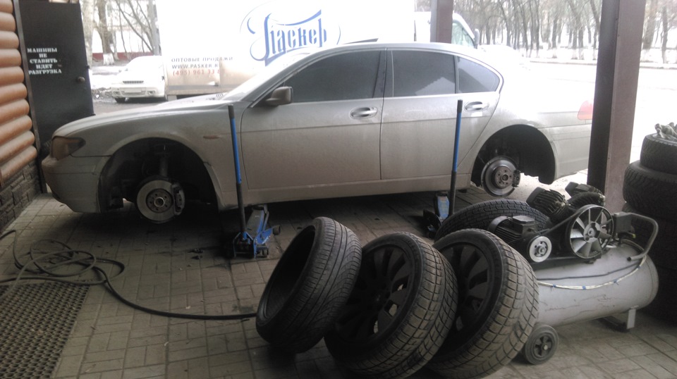 перешел на r19, одел лето — BMW 7 series (E65/E66), 3,5 л, 2002 года ...