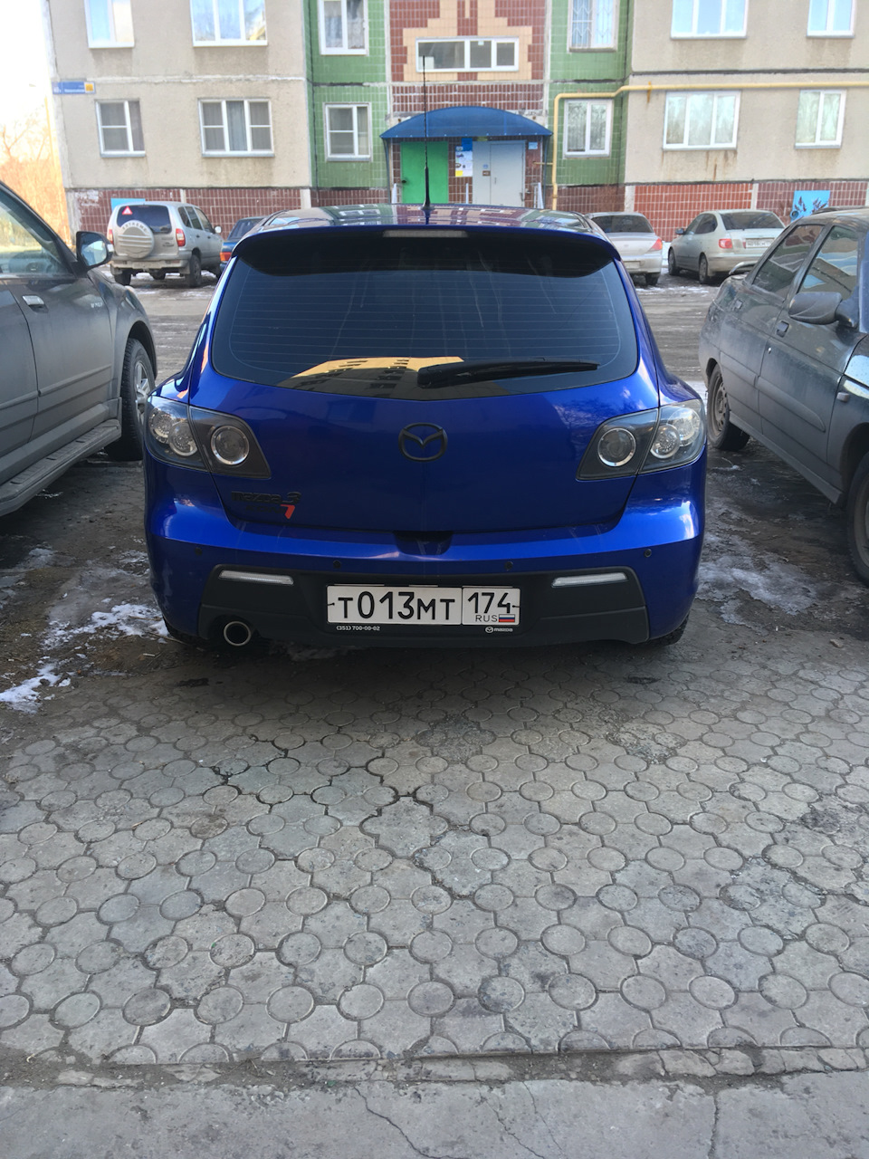 Белые катафоты — Mazda 3 (1G) BK, 2 л, 2008 года | аксессуары | DRIVE2