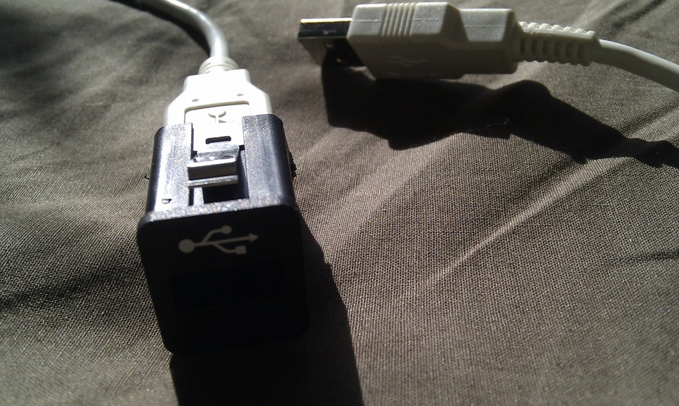 вывод USB порта(+ бонус: распиновка разъемов магнитол BMW) — BMW X3 ...