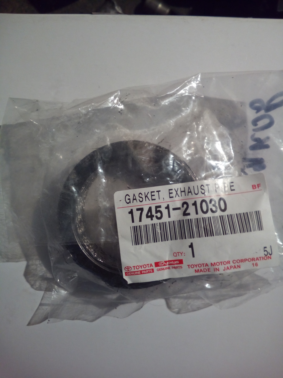 Замена прокладки глушителя. — Toyota bB (1G), 1,5 л, 2002 года | своими ...