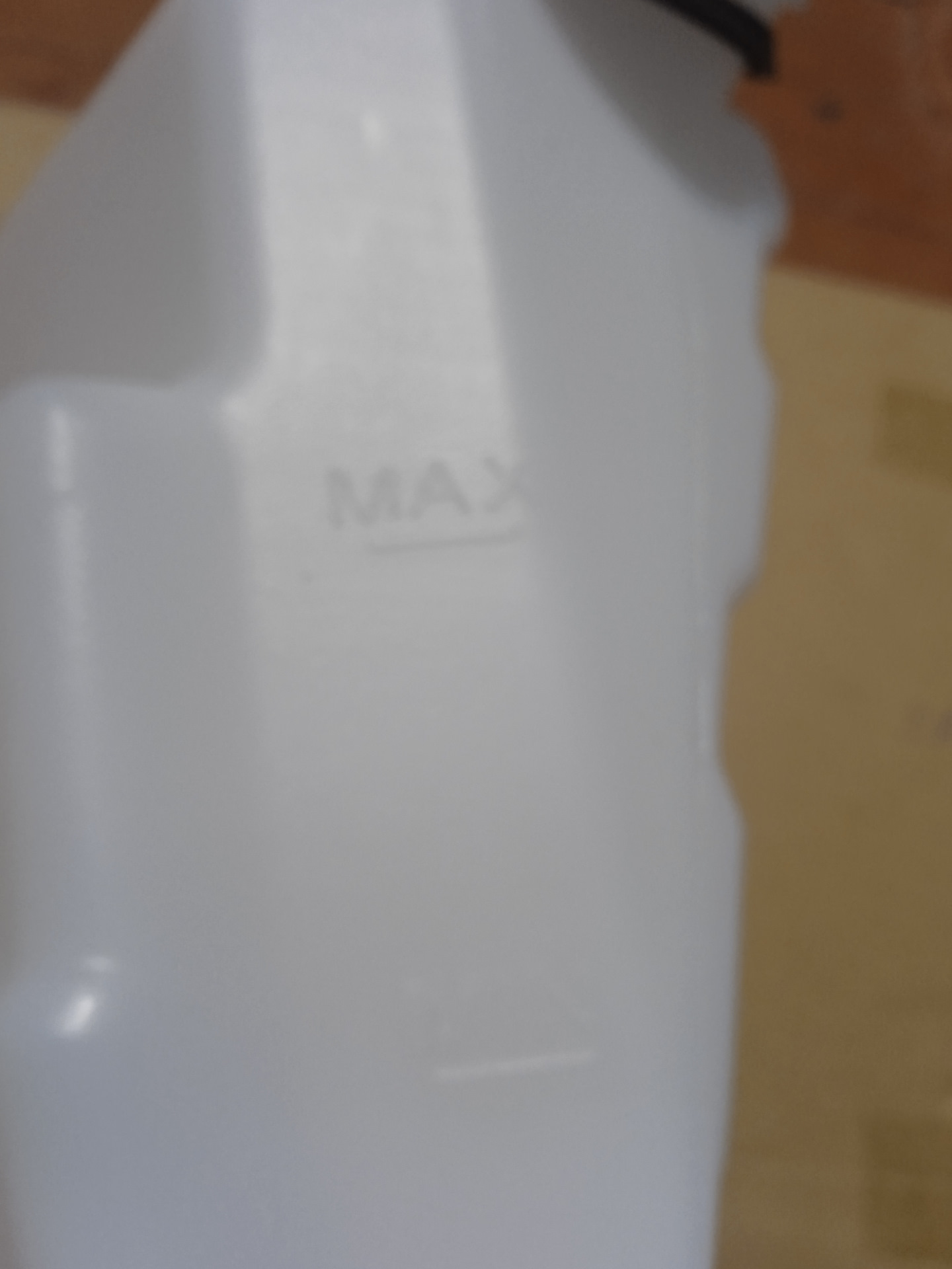 Расширительный бачок — Isuzu Elf, 4,3 л, 1994 года | запчасти | DRIVE2