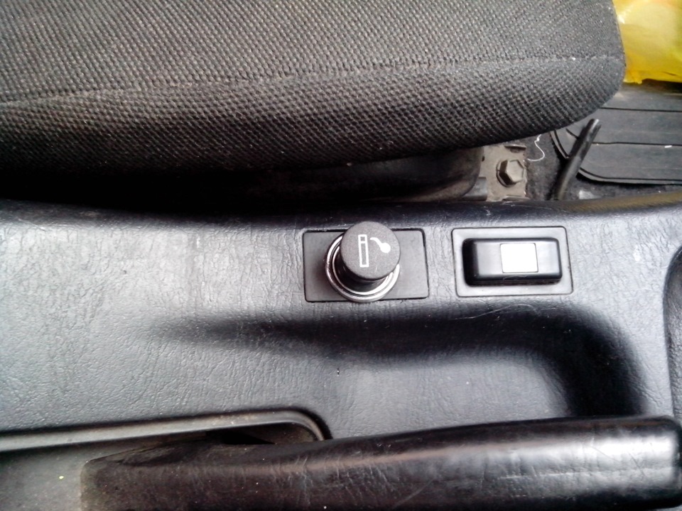 Второй прикуриватель/розетка в машине. — Toyota Corolla Levin (AE100 ...