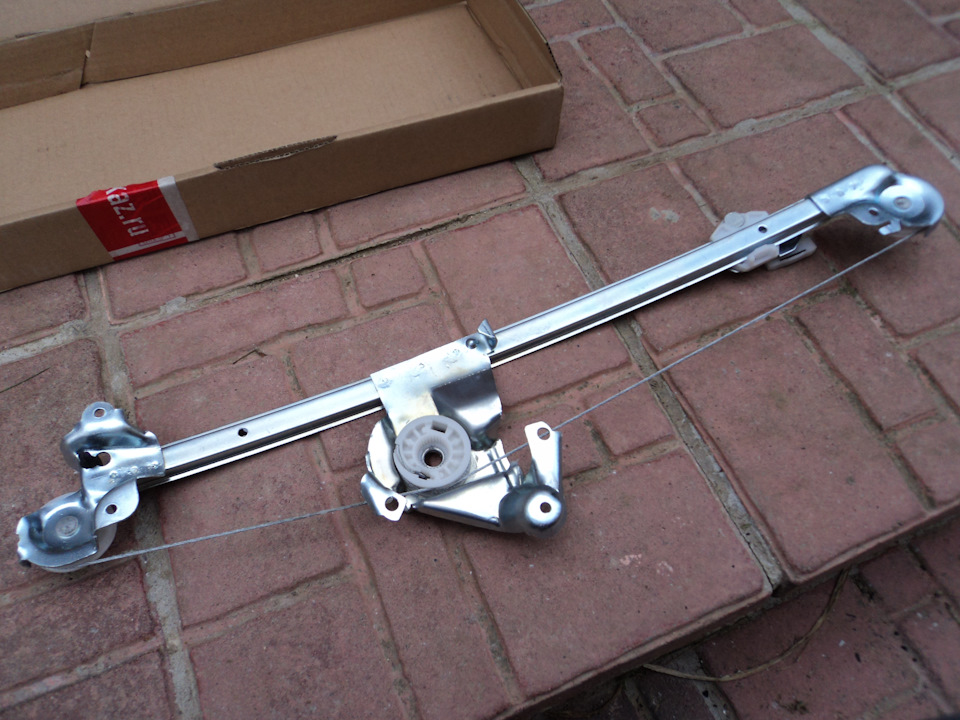 №49 Замена заднего левого стеклоподъемника — Mercedes-Benz E-Class ...