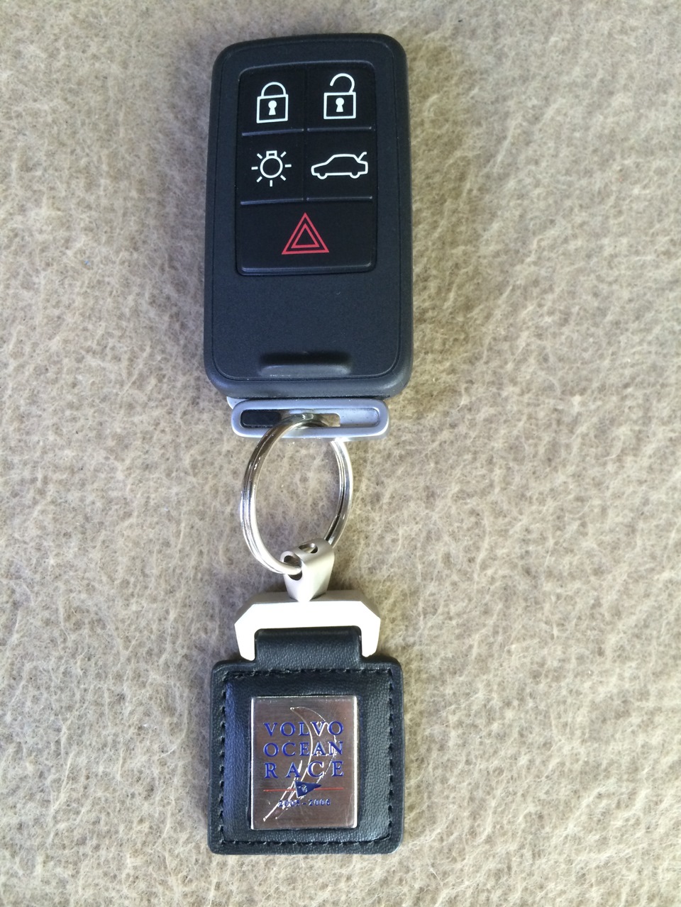 Накладки R-DESIGN в передний бампер — Volvo XC60 (1G), 2,4 л, 2011 года ...