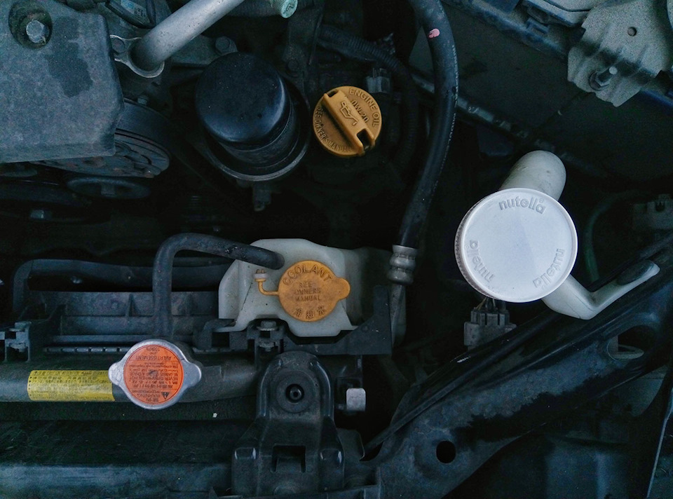 Крышка бачка омывателя — Subaru Forester (SG), 2,5 л, 2007 года ...