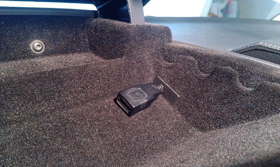 USB в бардачке! — Volkswagen Transporter T5, 2 л, 2011 года | автозвук ...