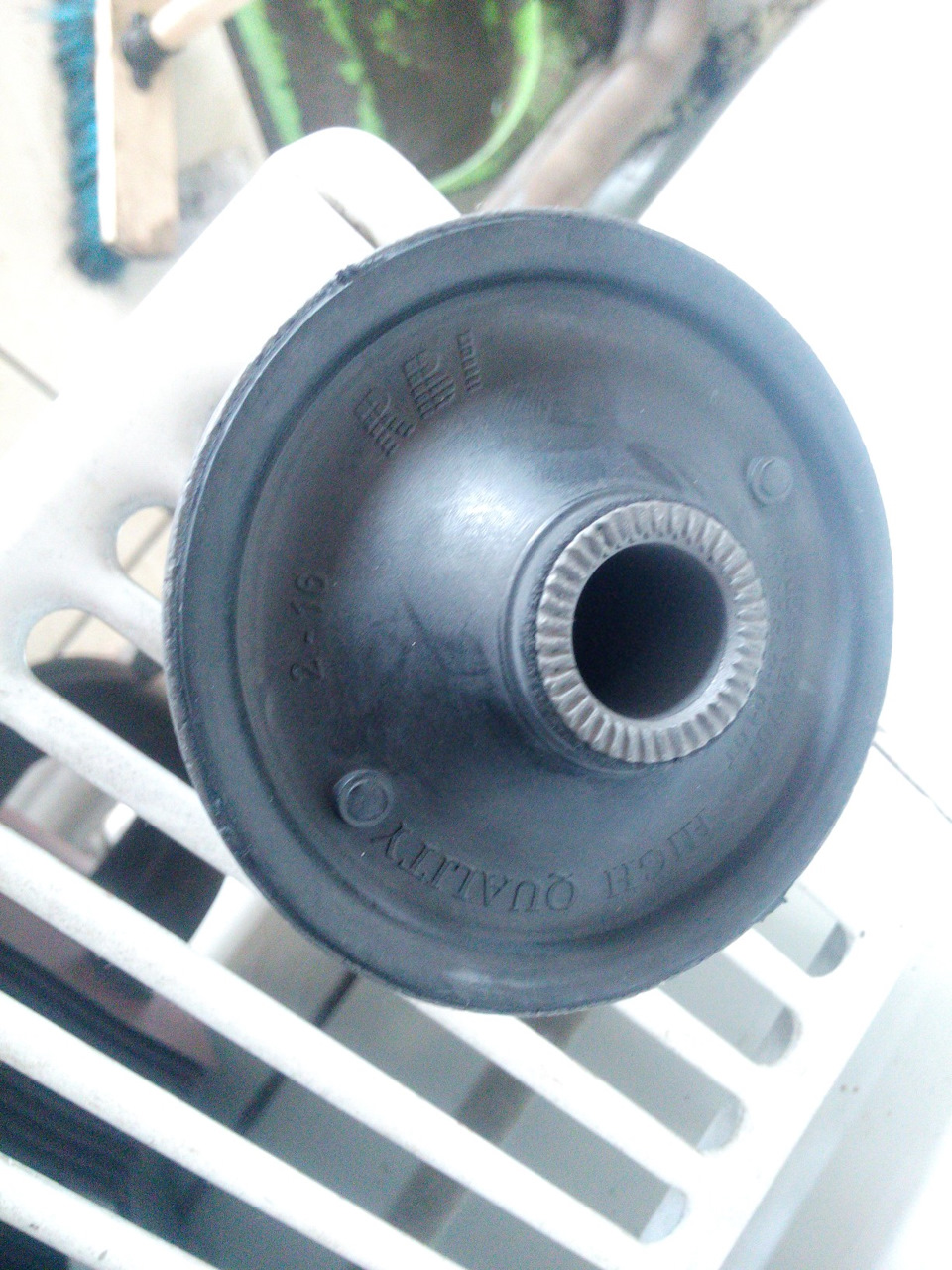 Настоящие мужские вертикальные сайлентблоки — Toyota Voxy (2G), 2 л ...