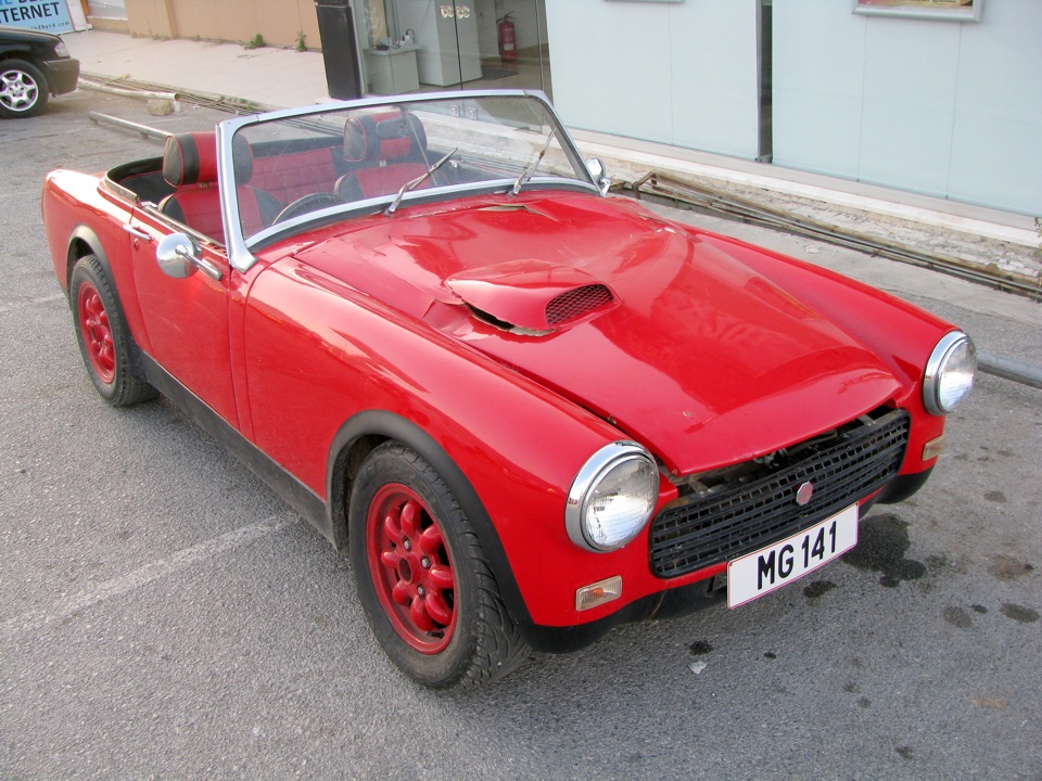 Автомобили на Северном Кипре: MG Midget, Vauxhall Magnum, Fort Cortina ...