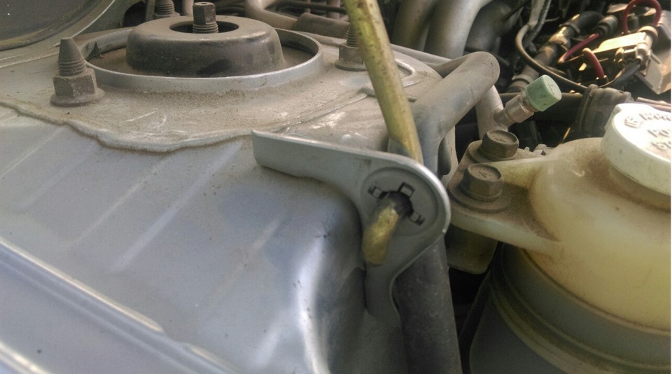 Клипса крепления упора капота/MR 523786 — Mitsubishi Lancer IX, 1,6 л ...