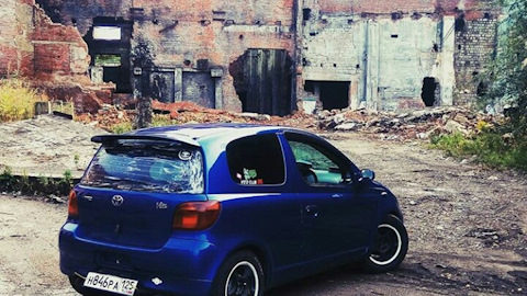 Toyota Vitz (10) 1.0 бензиновый 2002 | trd msb на DRIVE2