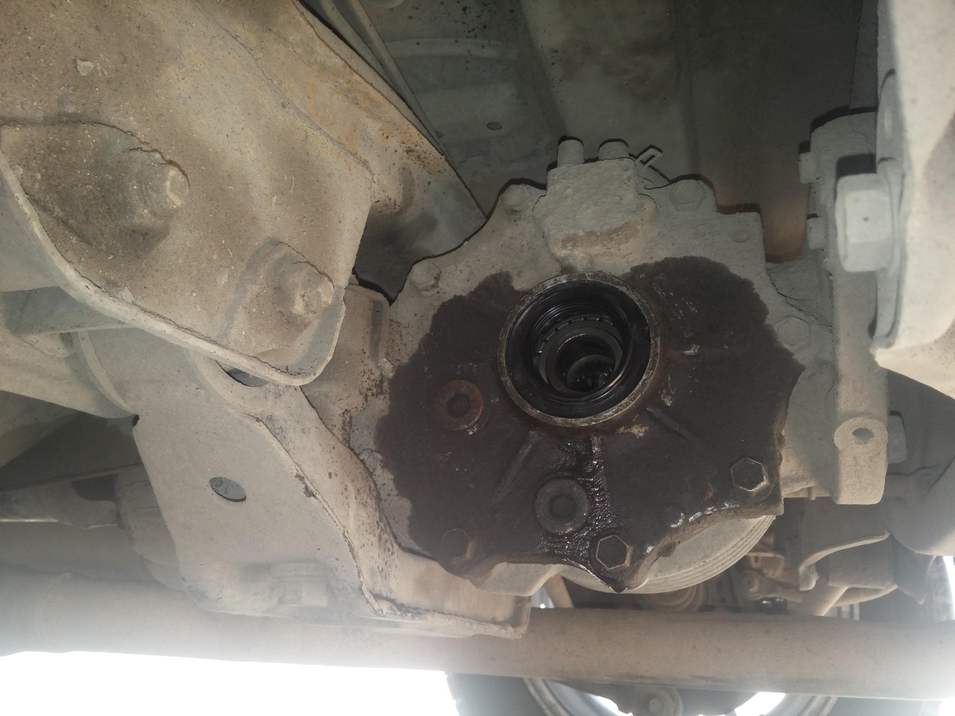 Сальник привода — Toyota Carina (7G), 2 л, 2001 года | своими руками ...