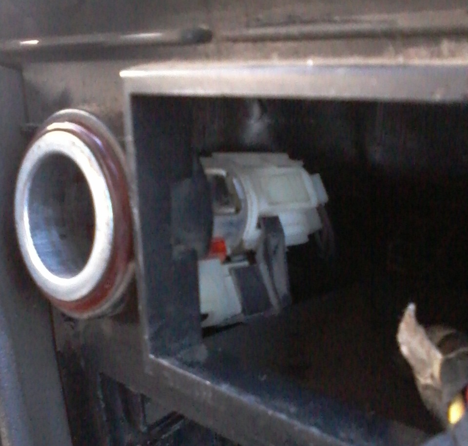 Подсветка прикуривателя — Volkswagen Caravelle (T4), 2,5 л, 1999 года ...