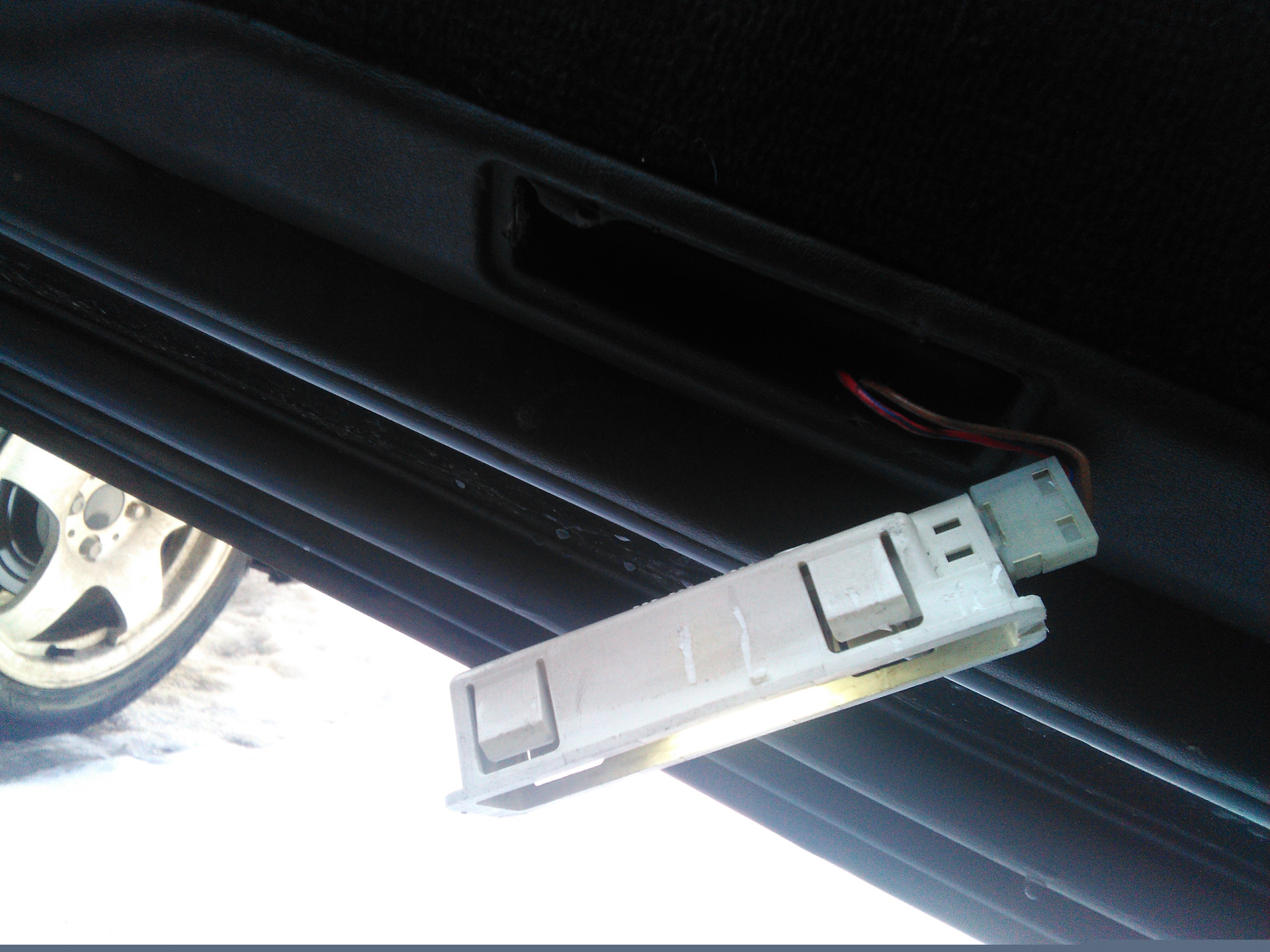 Тросик внутренней ручки — BMW 7 series (E38), 2,9 л, 2000 года | своими ...