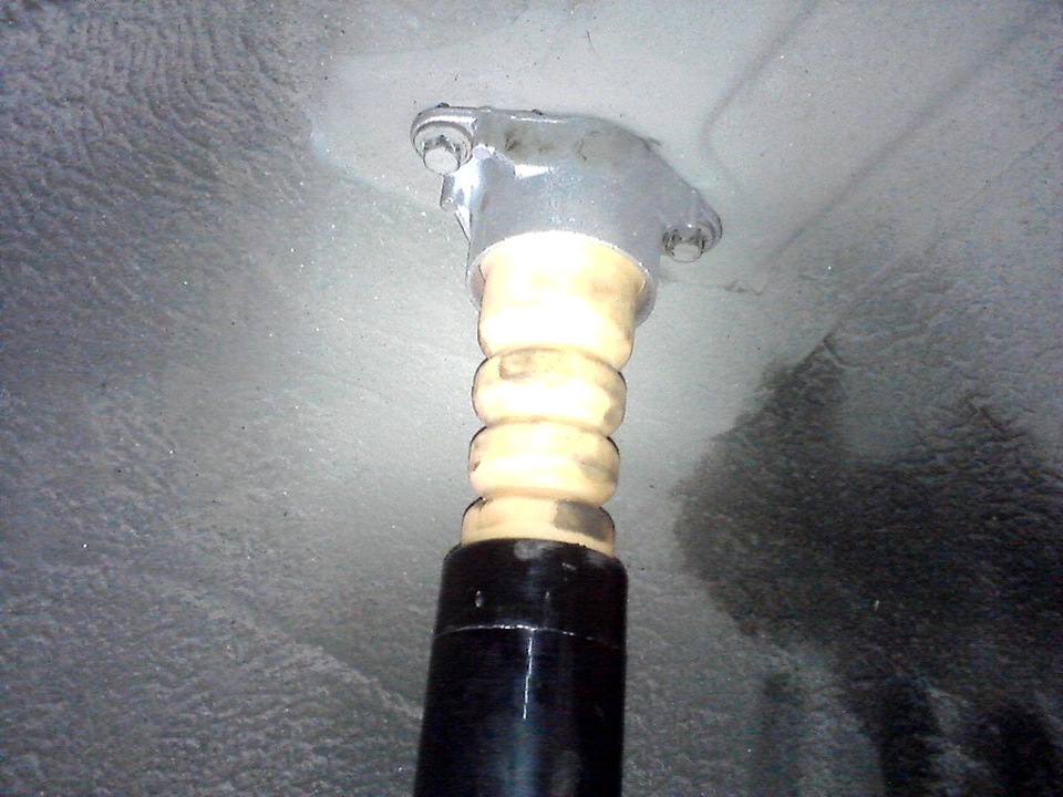 Замена задних аммортизаторов — Mazda Verisa, 1,5 л, 2009 года ...