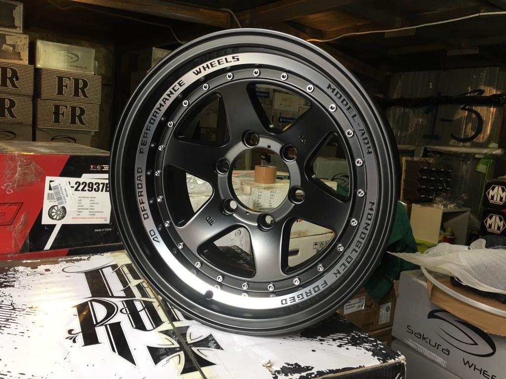 пара моделей AD OFFROAD (в оригинале Sakura Wheels) — Moscow Wheels and ...