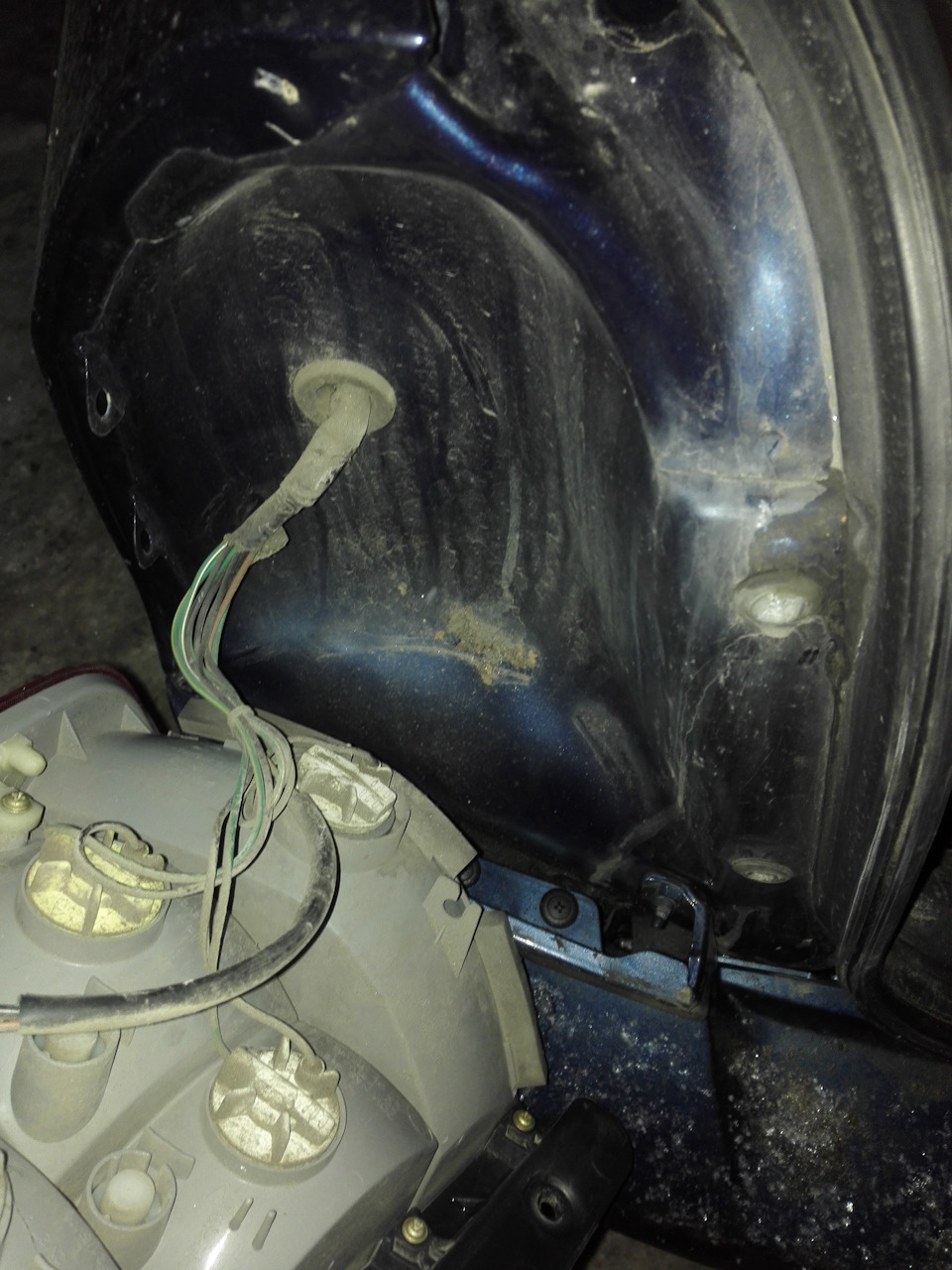 Установка фаркопа — Hyundai Accent (2G), 1,5 л, 2006 года | тюнинг | DRIVE2
